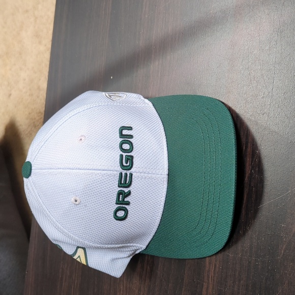 Top of the World | Accessories | University Of Oregon Ducks Hat Osfa | Poshmark